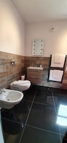 Quarto Duplo, casa de banho anexa | Casa de banho