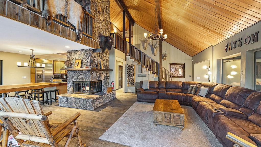 Hill Top Cabin- ¡Retiro De 5 Acres! Cabaña Rústica Con Sala De Juegos Impresionante! Duerme 20 - Payson, AZ