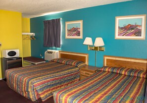 Quarto Económico, 2 camas de casal | Secretária, ferro/tábua de engomar, camas desdobráveis, Wi-fi grátis