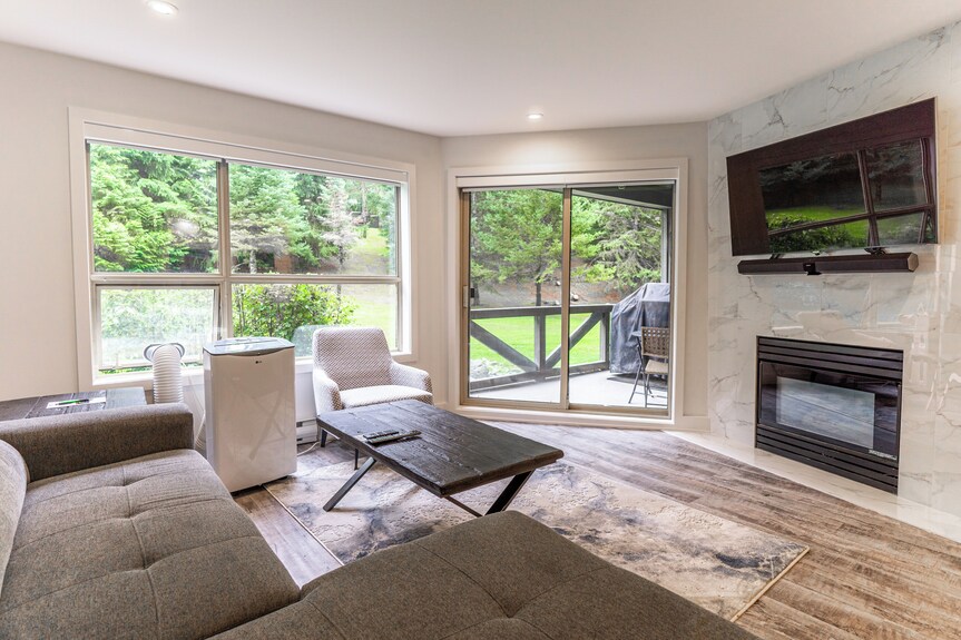 Aspens #248 Prime Ski-in Ski-out! Pool, Hot Tubs! - Whistler Blackcomb