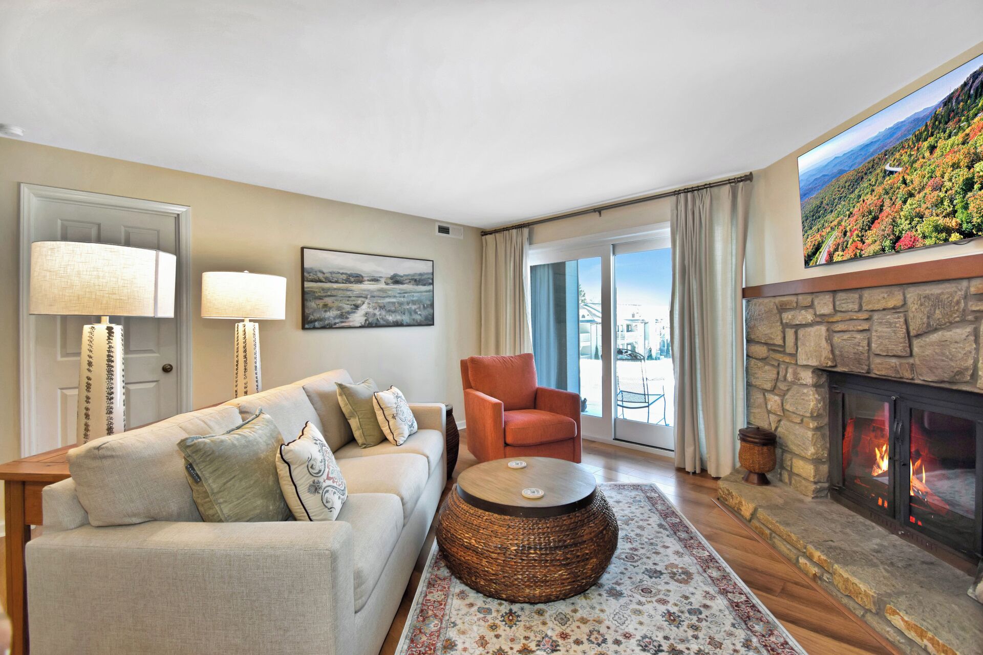 Cardinal 103 | Fireplace, Restaurant, Pool, Spa - Boone, NC