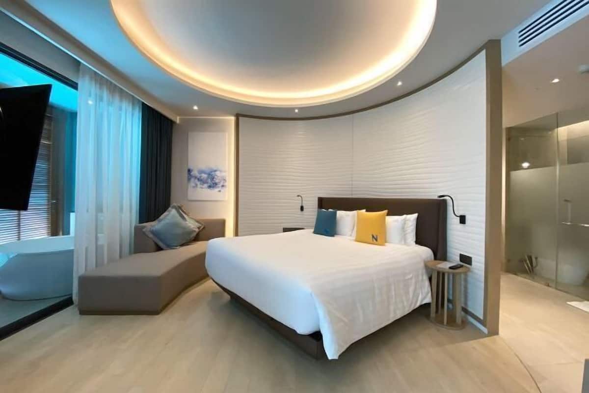 Frigobar, cofres nos quartos, escrivaninha