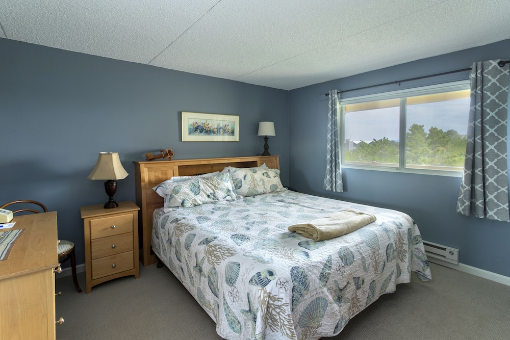 G697 1 Bedroom Loft 4th Floor Top Floor No Cleaning Fees - Warrenton, OR
