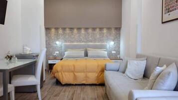 Quarto Duplo ou Twin Básico | Secretária, berços/camas para crianças, camas desdobráveis