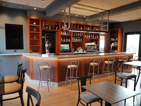 Bar (na propriedade). Hostal Galicia Arteixo