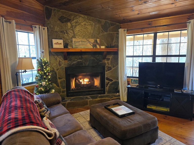 Enjoy The Cool Mountain Air, Sling, Wifi, Fire Pit, Doggie - Georgia, GA