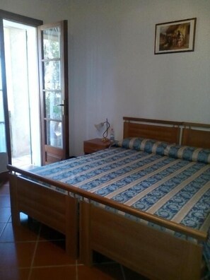 Quarto Duplo ou Twin Clássico | 1 quarto, roupa de alta qualidade, secretária, ferro/tábua de engomar 