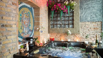 Banheira de hidromassagem interior