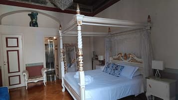 Suite Deluxe, Vista para a cidade | Roupa de alta qualidade, edredões de penas