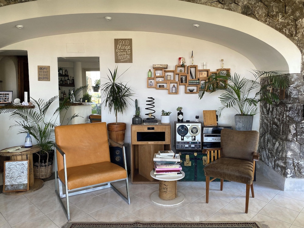 Black Market Hotel - Ischia