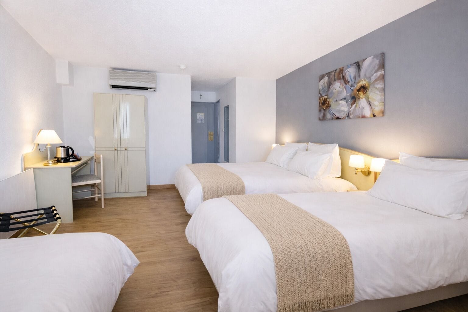 Quarto triplo superior, para não fumantes | Roupas de cama premium