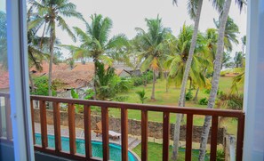 Vista para praia/oceano