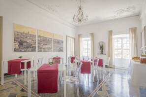 Zona de pequenos-almoços