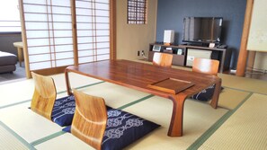 Quarto Tradicional, vista para o oceano (Japanese Style) | Roupa de alta qualidade, cofre no quarto, secretária, Wi-fi grátis 