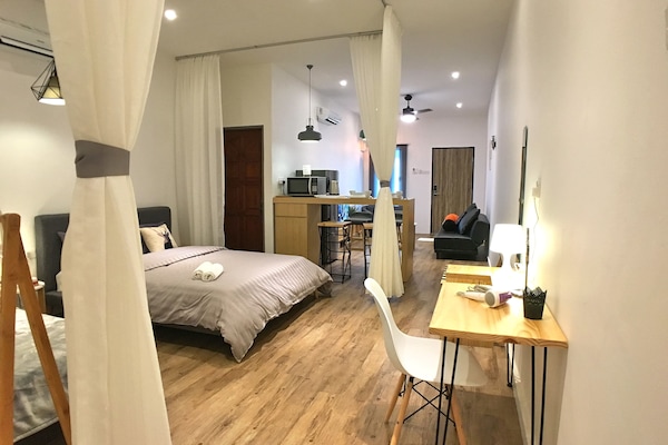 Quarto, 2 quartos | 2 quartos, escrivaninha, espaço de trabalho para notebook