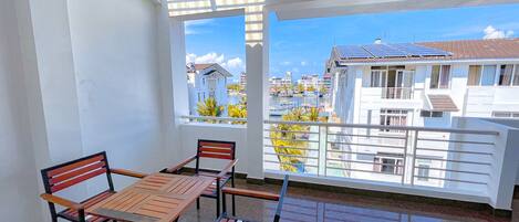 Suíte panorâmica, para não fumantes, sacada | Sacada