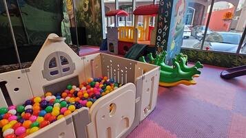 Área de recreio para crianças (coberta)