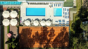 Piscina exterior sazonal