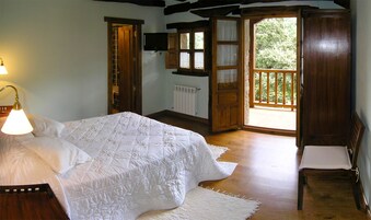 Quarto Duplo ou Twin, vista para a montanha | Cortinas/cortinados opacos, Wi-fi grátis, roupa de cama fornecida 