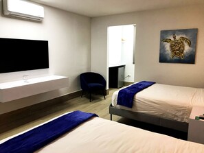 Quarto Duplo Superior | Camas de colchão pillowtop, cortinas/cortinados opacos 