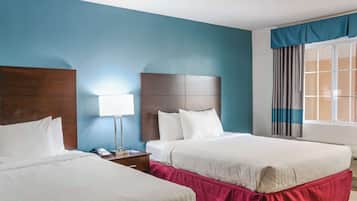 Quarto Standard, 2 camas queen-size, não fumadores | Wi-fi grátis, roupa de cama fornecida