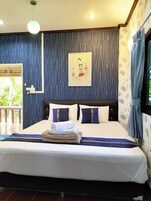 Cortinas blackout, quartos à prova de som, Wi-Fi de cortesia