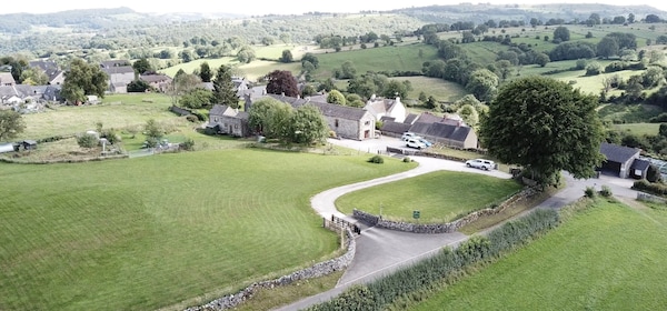 Chestnut Farm Holiday Cottages - Matlock