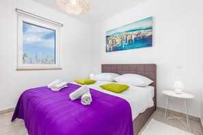 1 quarto, cofre no quarto, secretária, cortinas/cortinados opacos 