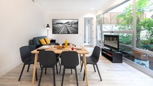 Apartamento Superior, 2 quartos, 2 casas de banho, vista para o pátio | Vista para o pátio