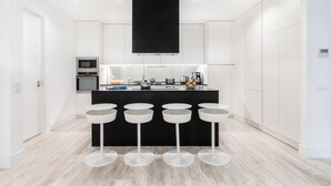 Apartamento Superior, 2 quartos, 2 casas de banho, vista para o pátio | Cozinha privada