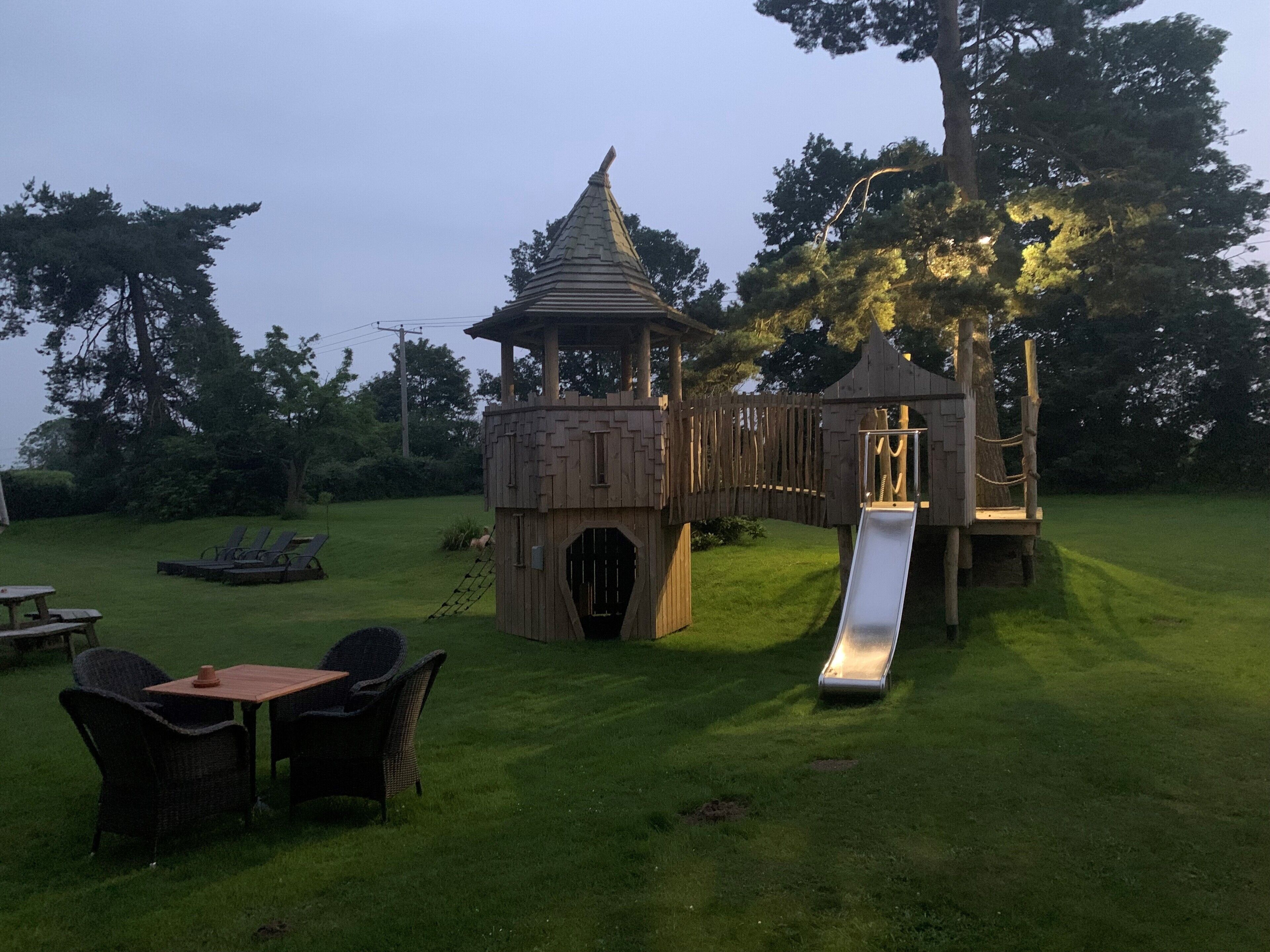 Casa de Campo Familiar, 2 quartos, acessível | Ferro/tábua de engomar, berços/camas para crianças, Wi-fi grátis 