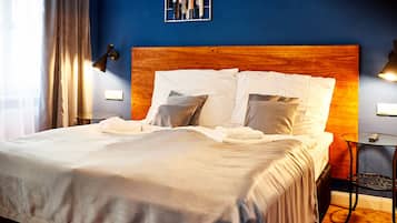 Suite-Estúdio Deluxe (3) | Cofre no quarto, ferro/tábua de engomar, Wi-fi grátis