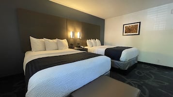 2 Double Bed with Balcony Accessible | Secretária, ferro/tábua de engomar, Wi-fi grátis