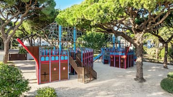 Área de recreio para crianças (ao ar livre)