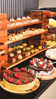 Café da manhã com buffet grátis todos os dias