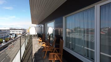 Apartamento superior, 3 quartos, 2 banheiros | Sacada