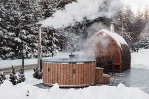Banheira de hidromassagem interior