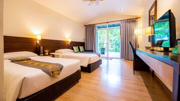 Minibar, cofre no quarto, secretária, Wi-fi grátis 