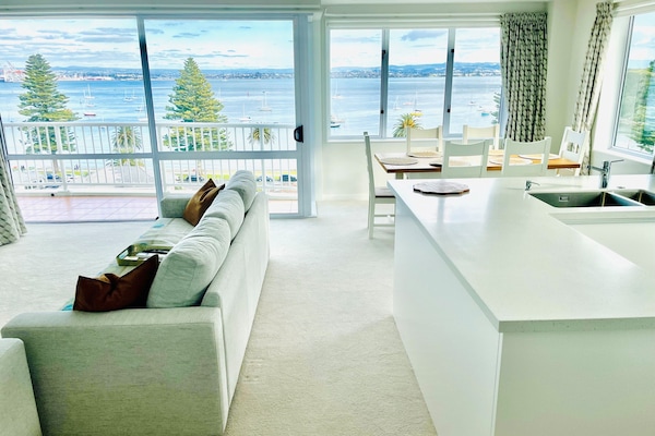 Apartamento de Luxo, 3 quartos, ar condicionado, vista para o oceano | Casa de banho | Uma banheira de imersão total, artigos de higiene pessoal grátis