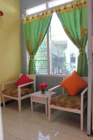 Villa Básica, 2 quartos, não fumadores, cozinha | Sala