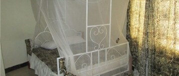 Quarto Standard | Roupa de alta qualidade, camas de colchão viscoelástico 