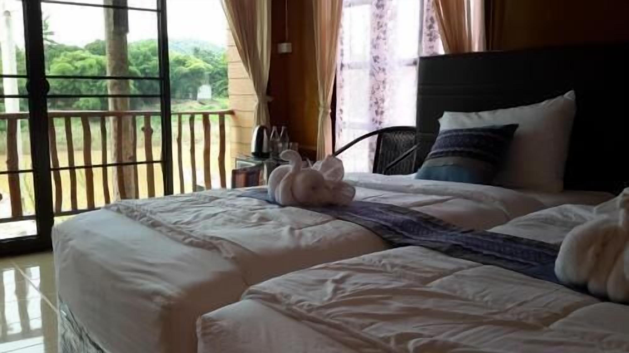Wi-Fi de cortesia, roupa de cama