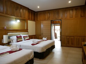 Quarto quádruplo | Wi-Fi de cortesia, roupa de cama