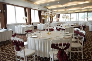 Espaço interior para casamentos