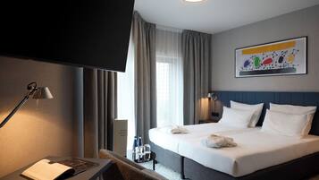 Quarto Duplo Superior, 1 cama king-size | Minibar, cofre no quarto, secretária