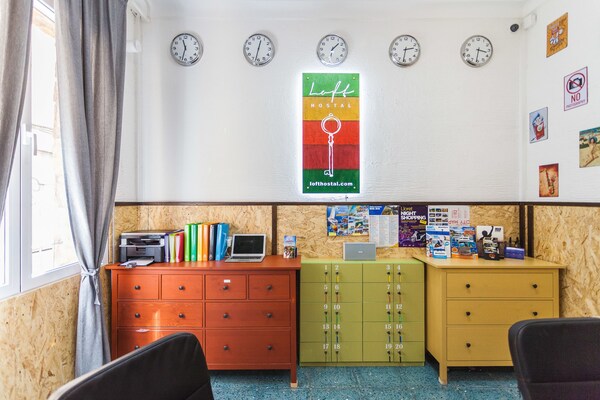 Loft Hostal - Hostel - Blanes