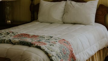 Quarto tradicional, 1 cama de casal, banheiro compartilhado | Roupas de cama premium, ferros/tábuas de passar roupa