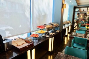 Pequeno-almoço inspirado na cozinha local diário (390 PHP por pessoa) 