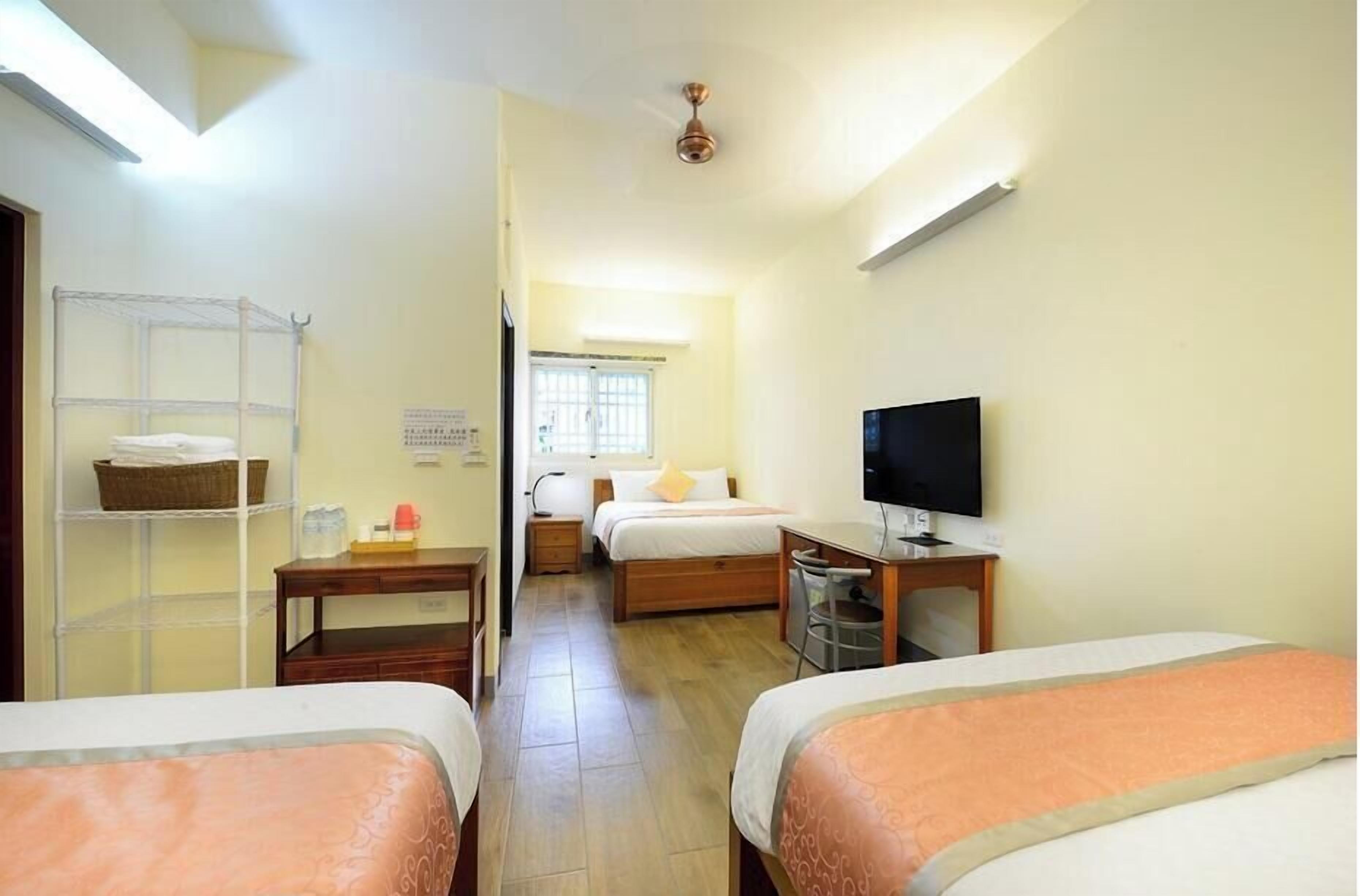 Suite Familiar, várias camas, casa de banho privativa | Secretária, cortinas/cortinados opacos, quartos insonorizados 