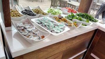 Pequeno-almoço tipo buffet diário incluído